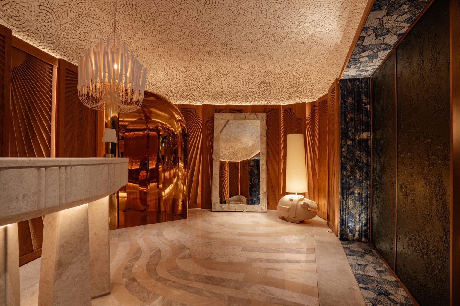 KIRA Restaurant & LITT Bar Club, Jumeirah Marsa Al Arab, Dubai | dpa ...